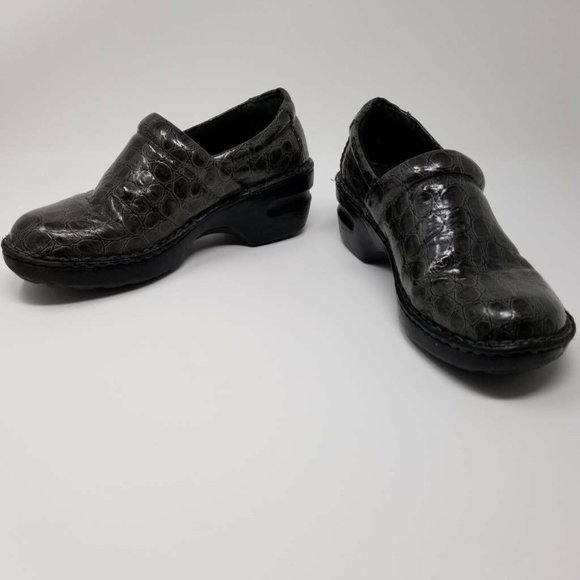 b.o.c. | Shoes | Boc Womens Peggy Clogs Gray Crocodile Embossed 7 ...